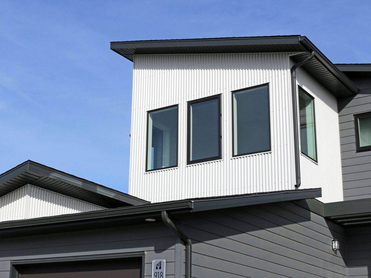 9 Cheapest Ways To Cover Exterior Walls - WoodyWalls